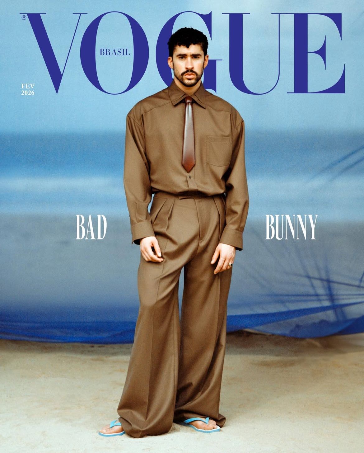 Bad Bunny estampa capa de fevereiro da Vogue Brasil usando look da ...